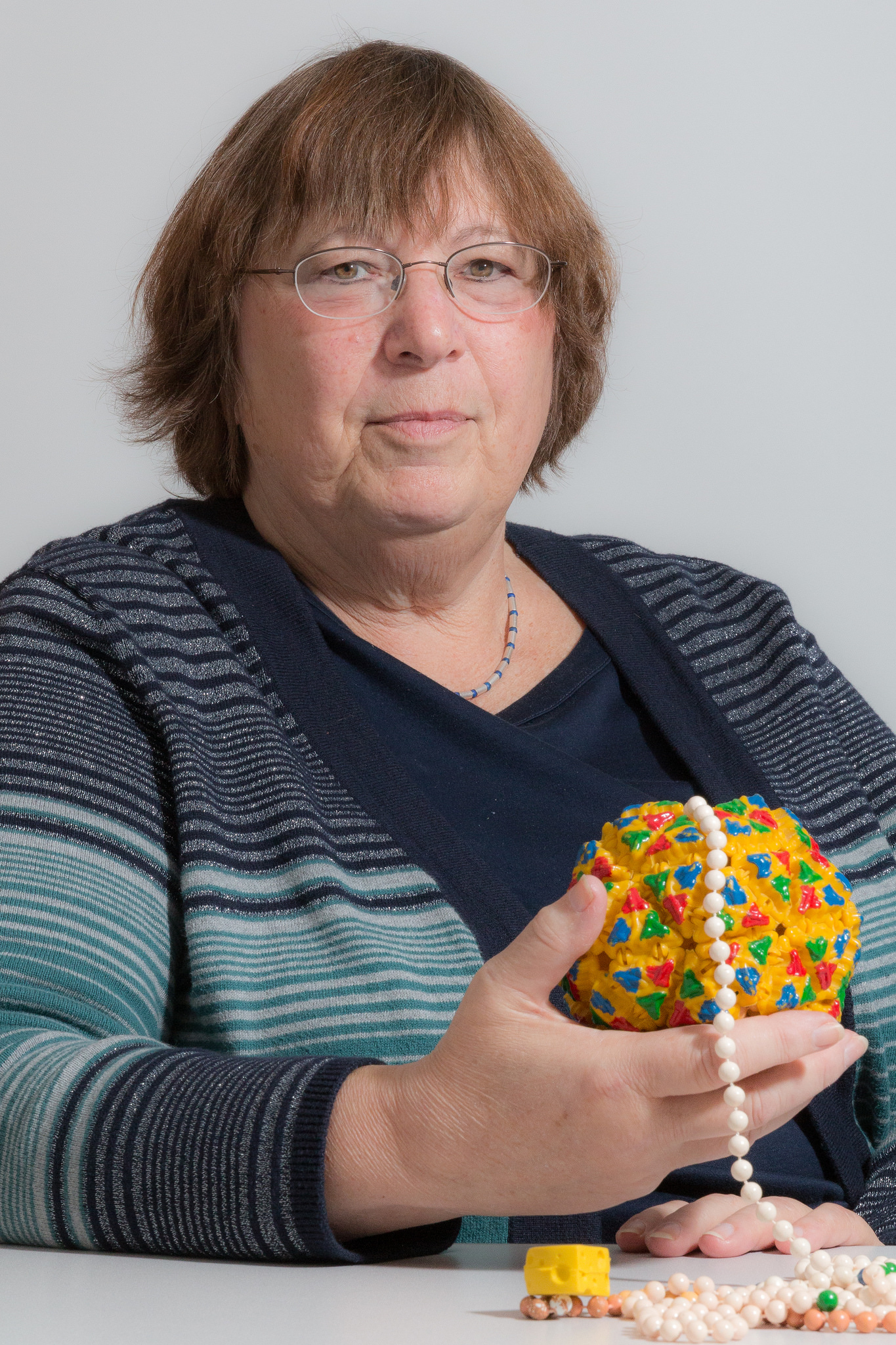 UW, Purdue scientists solve structure of cold virus linked to childhood ...