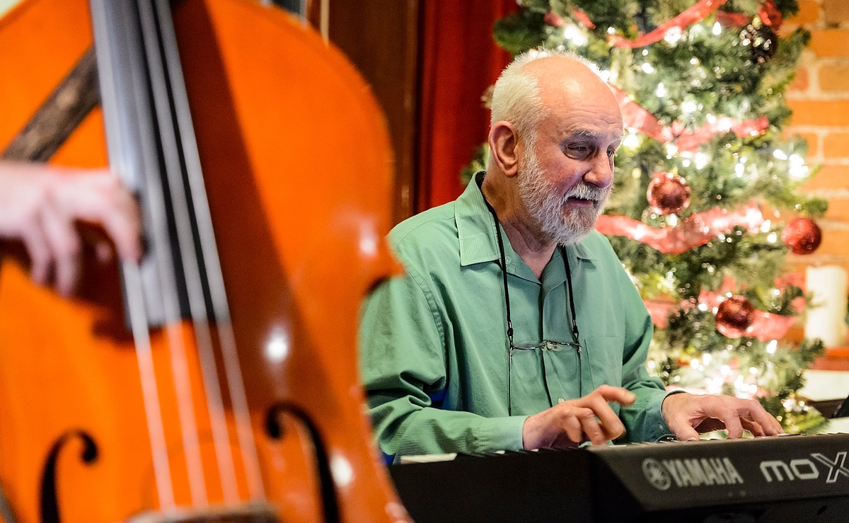 Fred Blattner: genetics pioneer, entrepreneurial success, and all that ...